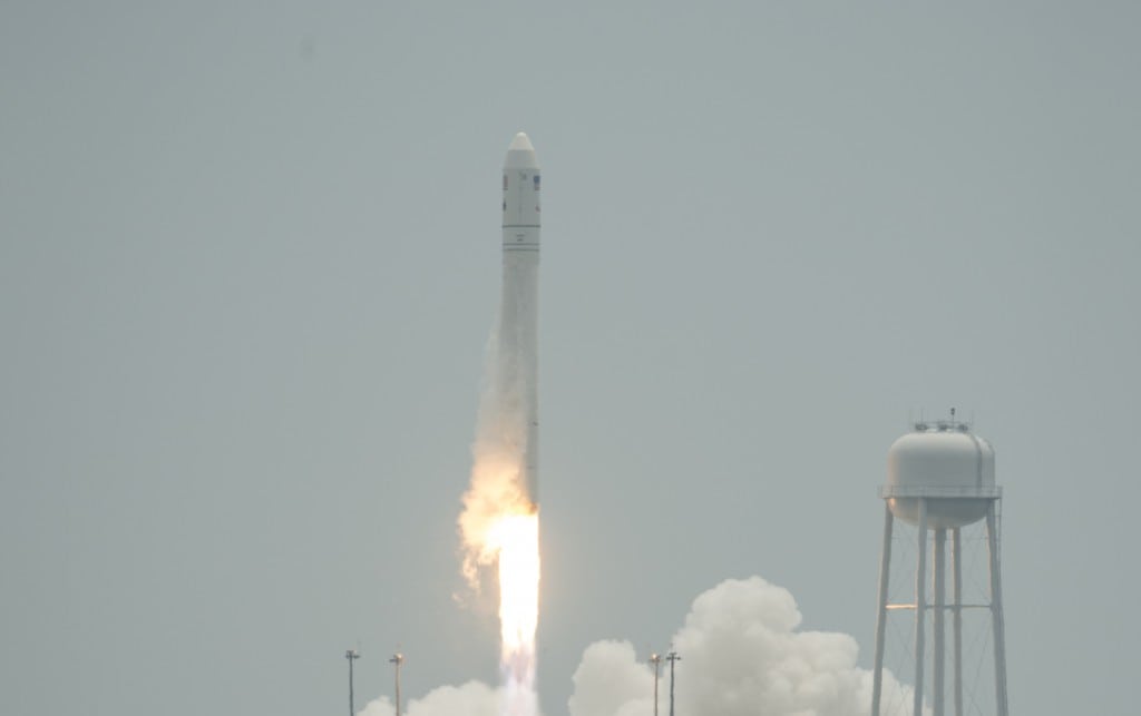 Orbital Sciences Launches Cygnus to ISS with 28 CubeSats for Planet ...