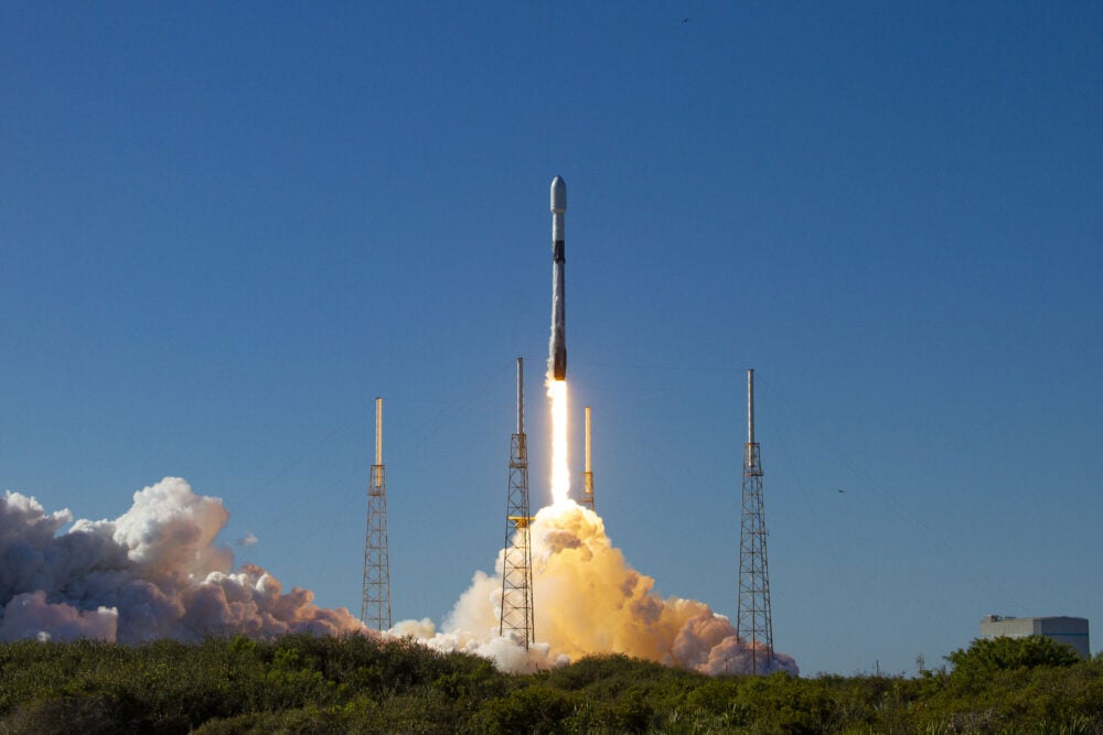 SpaceX Launches 105 Spacecraft in Transporter-3 Rideshare Mission - Via ...