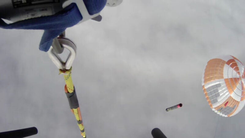 Rocket Lab Catches Booster With Helicopter After Successful Launch ...