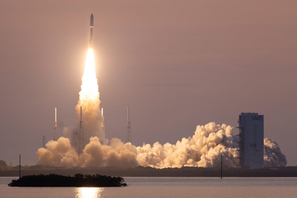 ULA Launches Final National Security Mission on an Atlas V Rocket - Via ...