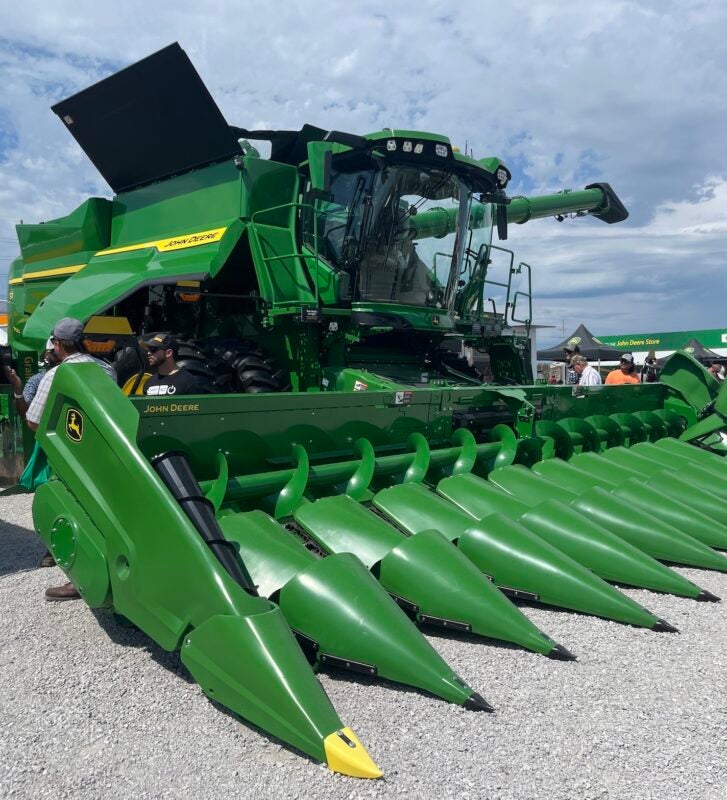 John Deere Details Early Access Program for Starlink Solution - Via ...