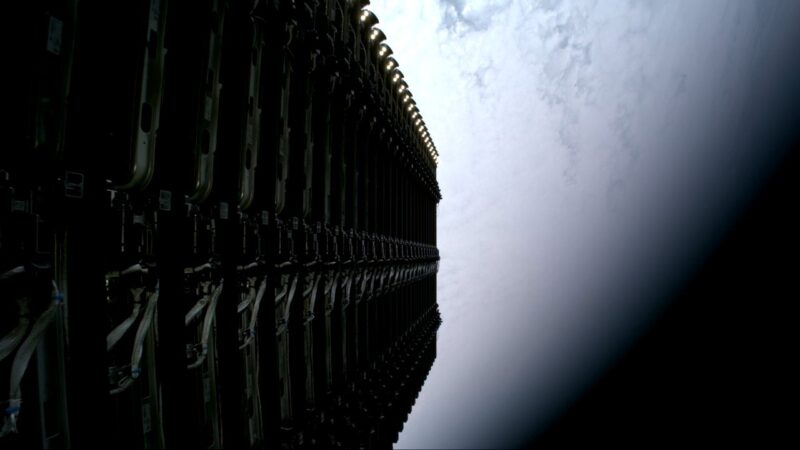 SpaceX Hits Milestone of More than 10,000 Starlink Satellites Launched ...